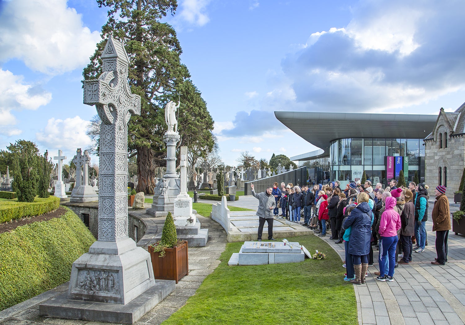 Glasnevin Cemetery - Hotel St. George